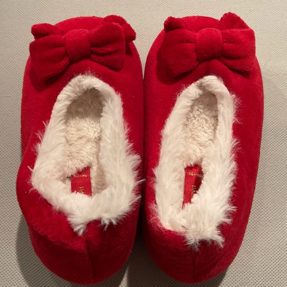 Shoes | Perfect For Valentines Day Euc Red Velvet Halluci Slippers ...